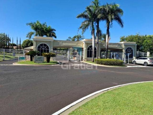Casa de Alto Padrao a Venda no Condominio Portal dos Oitis