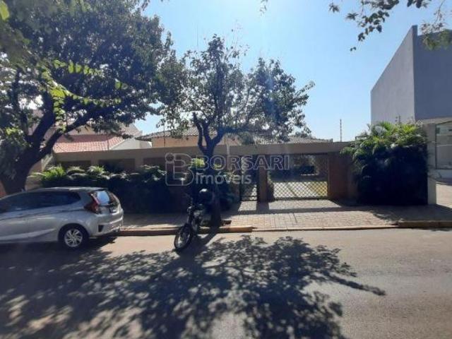 Casa de alto padrao com 5 dormitorios no Jardim Primavera, Araraquara