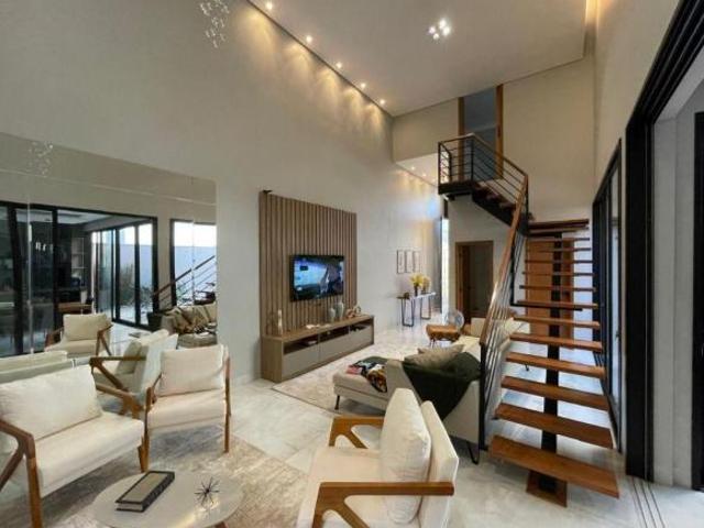 Casa de alto padrao com 3 suites e piscina em Aracatuba
