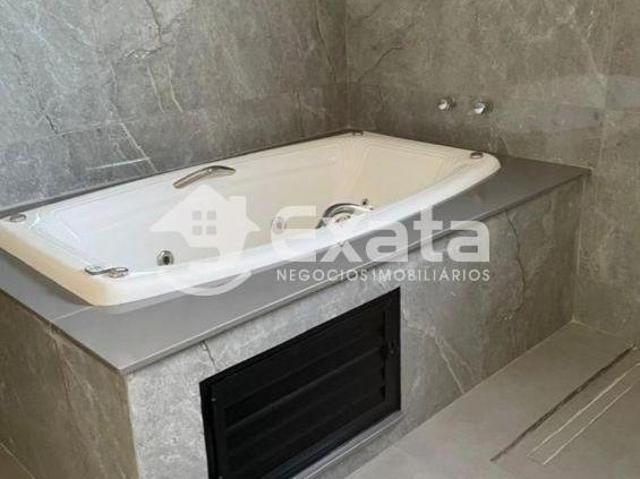 Casa de Alto Padrao com 3 suites em Alphaville Nova Esplanada 3