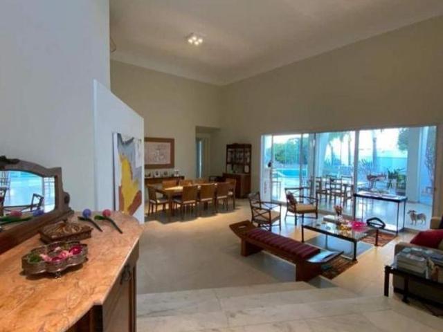 Casa de alto padrao com 3 suites no Condominio Guatambu Park em Birigui