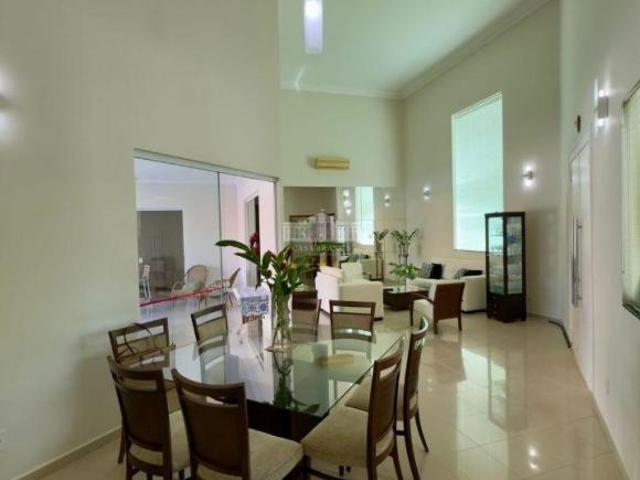 Casa de alto padrao com 3 suites no Condominio Habiana 1 em Aracatuba