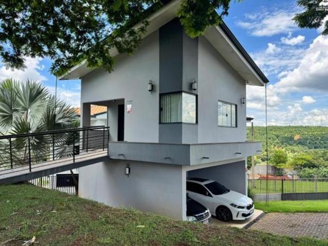 CASA DE ALTO PADRAO EM CONDOMINIO