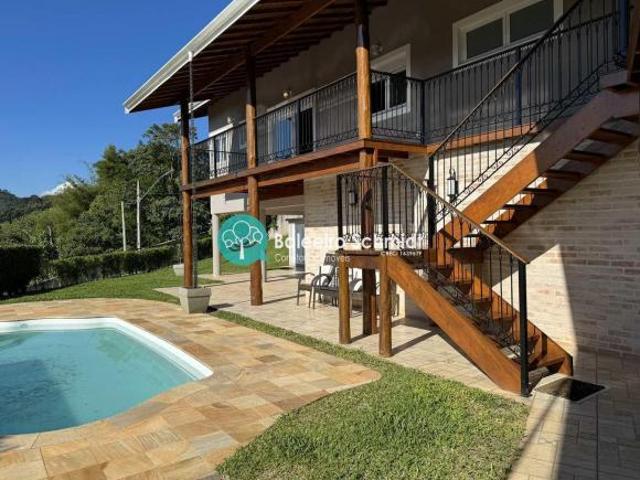 Casa de Alto Padrao em Santo Antônio do Pinhal com vista