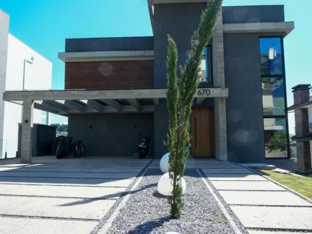 Casa de alta qualidade no condomínio residencial Alphaville em Gramado