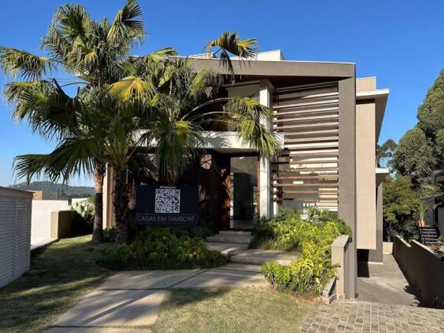 Casa de Altíssimo Padrão com 4 suítes no Tamboré 11 à Venda – R$ 14.990.000