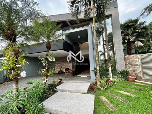 Casa de Altíssimo Padrão com 7 suítes À Venda
