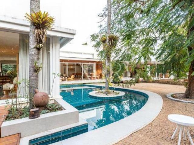 Casa de Altíssimo Padrão à Venda no Alto de Pinheiros Charme e Elegância Em Um Só Lugar