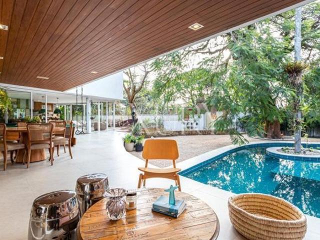 Casa de Altíssimo Padrão à Venda no Alto de Pinheiros Charme e Elegância Em Um Só Lugar