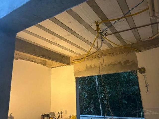 CASA DE ALTÍSSIMO PADRÃO NA RIVIERA DE SÃO LOURENÇO