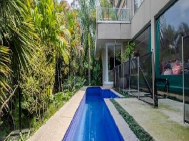 Casa de altissimo padrão p/venda c/435m2 e 03 suites 04 vagas Real Parque Morumbi