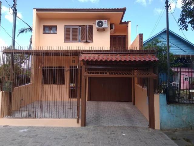 CASA DE ALVENARIA 4 dorm, 4 banh, 3 vagas
