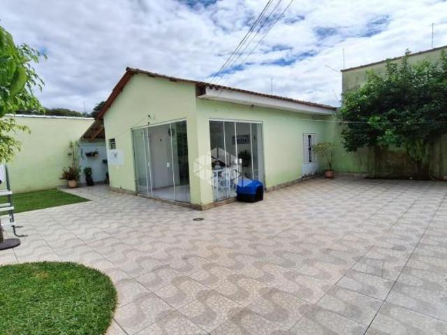 Casa de alvenaria, térrea, 03 dormitórios, com 1 suíte!