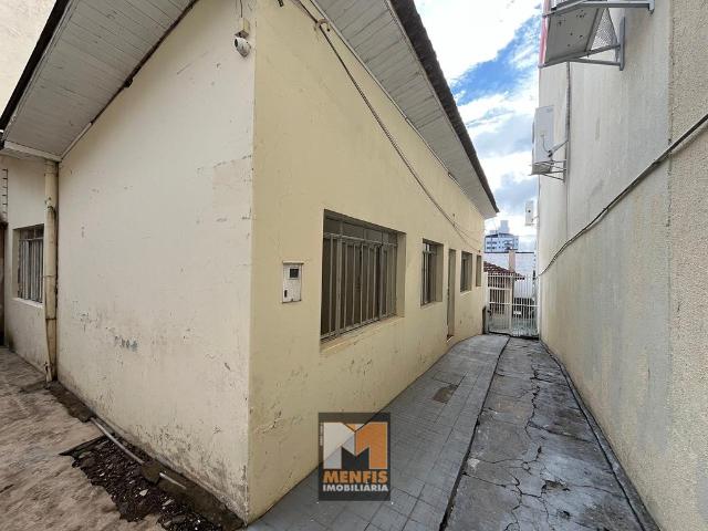 Casa de Alvenaria com 2 Quartos no Centro