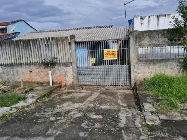 Casa de alvenaria em excelente localização no Cajuru