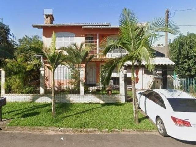 Casa de Alvenaria em otima localização com 3 quartos