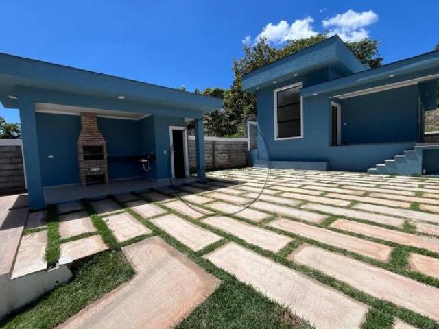Casa de campo moderna à venda em Terra Preta Mariporã