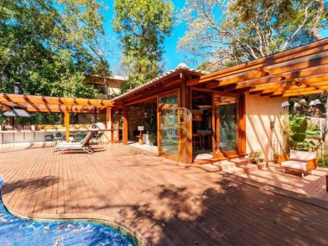 Casa de Campo A VENDA com Piscina Aquecida e Sauna no Clube da Montanha em Atibaia