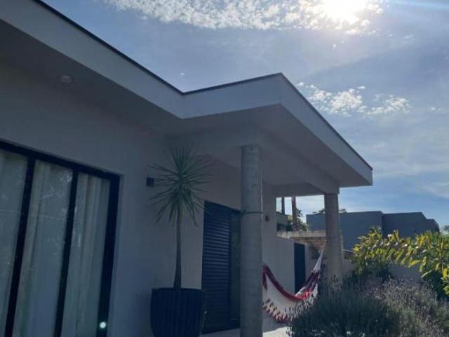 Casa de campo a venda, de porteira fechada! Em condomínio de alto padrão
