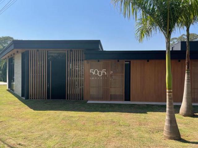 Casa de campo à venda no Cond. Terras de São José, 5 suítes, cinema, quadra, SPA, automação completa