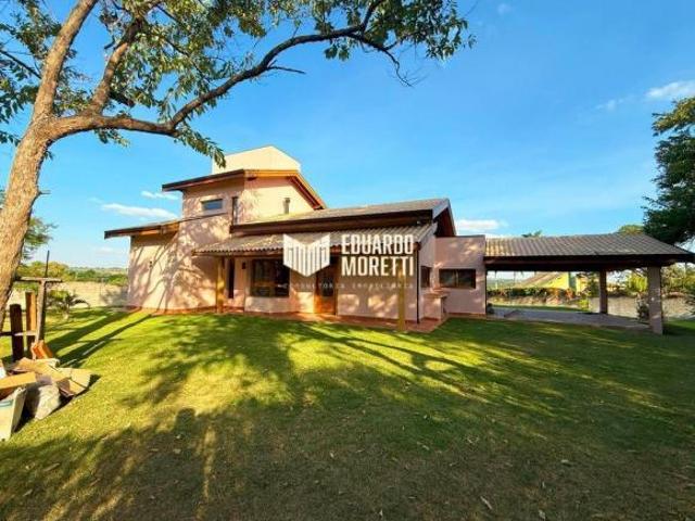 Casa de Campo à venda no Vale das Laranjeiras, 3 Quartos, 2300m² de Terreno