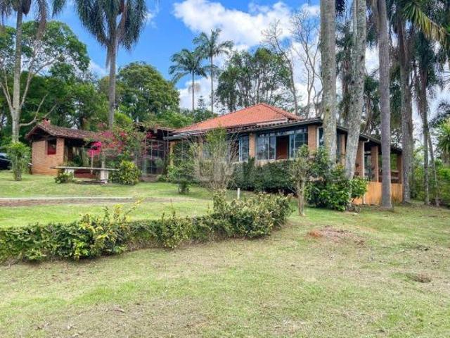 Casa de campo aconchegante em meio à natureza 4.286 m² de puro charme e tranquilidade!