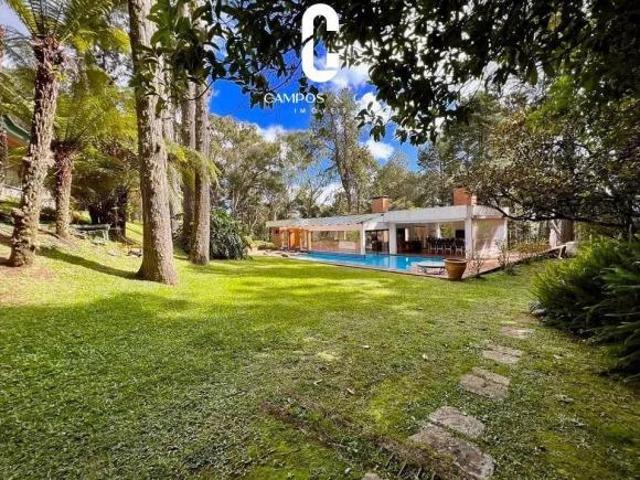 Casa de Campo com Terreno de 64.000 m² à Venda em Campos do Jordão
