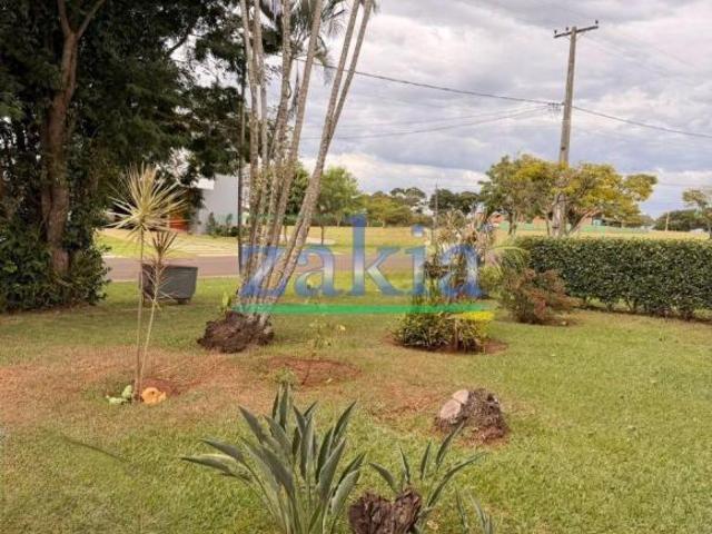 Casa de Campo com Vista Privilegiada para a Represa no Condomínio Riviera de Santa Cristina III