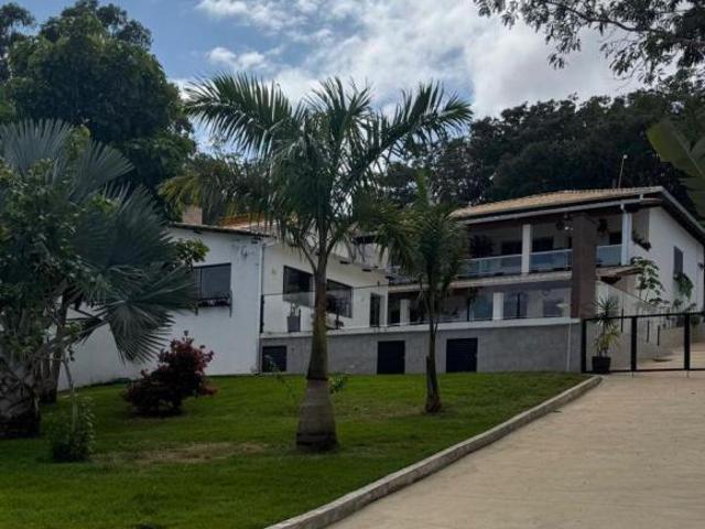 Casa de campo com área de 800 m2 localizada na cidade de Cristais/MG