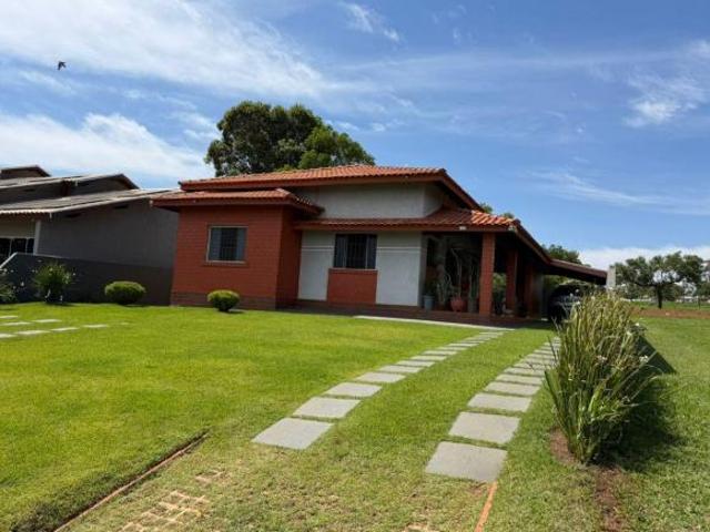 Casa de campo de 135m², com 3 dorms, sendo 1 suíte, à venda no Condomínio Riviera de Santa Cristina