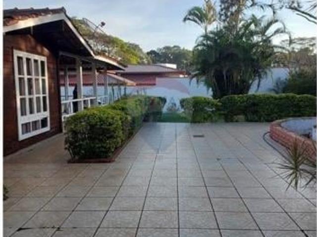 Casa de Campo em Madeira no Condomínio Colinas Verde – Arujá/SP