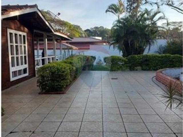 Casa de Campo em Madeira no Condomínio Colinas Verde – Arujá/SP