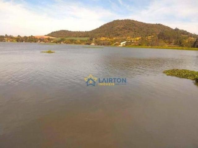 Casa de Campo em Atibaia com Fundo para a Represa – Ideal para Amantes da Navegação!