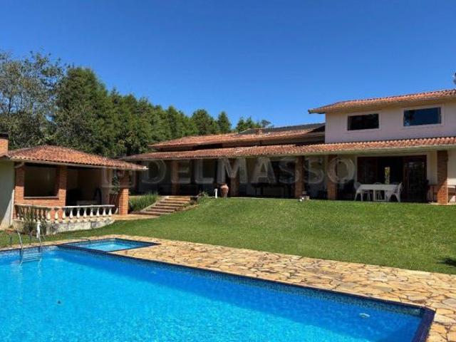 Casa de Campo em Condomínio de Alto Padrão!