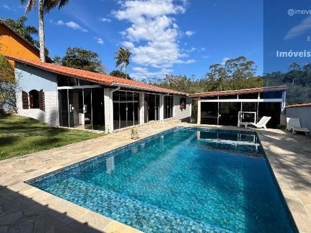 Casa de Campo em Condomínio em Ibiúna com Lago e Piscina Privativos ? R$ 599 Mil