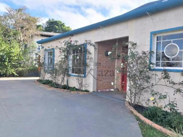 Casa de Campo em condomínio Piracaia 2 Suítes 198m²