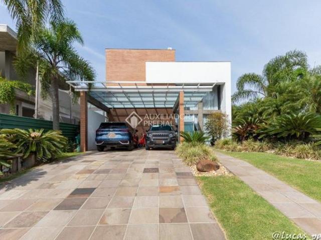 CASA DE CINEMA! Alto padrão com conforto, espaço e infraestrutura completa!