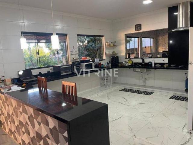 CASA DE COND. FECHADO C/2QTS,SUITE, LT 400M² !