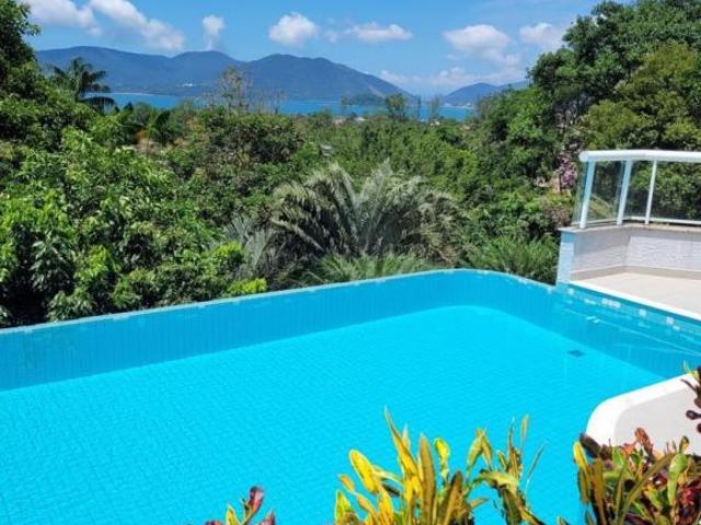Casa de Cond. Ubatuba 3 suites 764m² terreno R$ 3,3 milhões Permuta