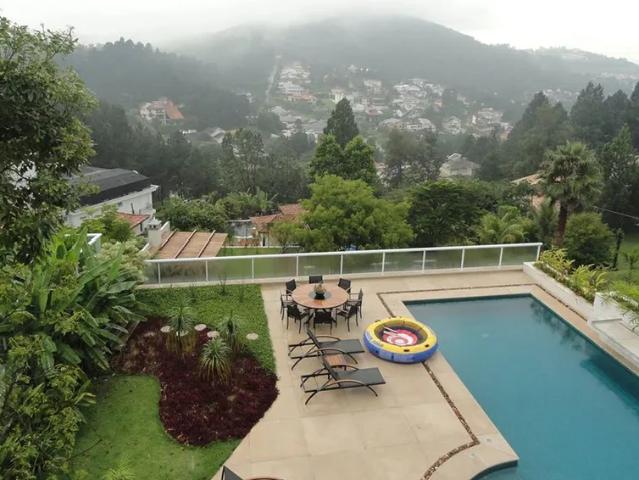 Casa de Condomínio com 1054 metros 4 Suites Salão de Festas em Alphaville Santana de Parnaíba SP