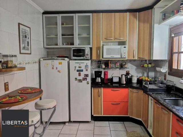 Casa de Condomínio com 3 dormitórios e 2 vagas em Ipanema