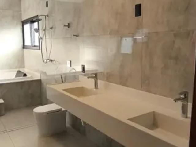 Casa de Condomínio com 3 Suítes e 5 banheiros à Venda, 528 m² por R$ 5.800.000