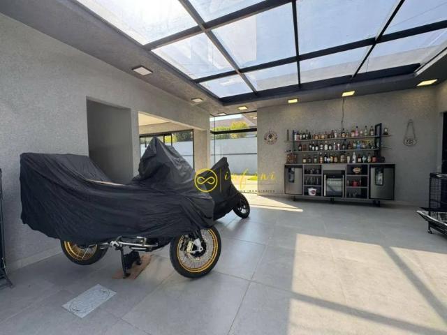 Casa de Condomínio com 3 suítes, sendo 1 máster à venda, 370 m² por R$ 3.400.000 Condomínio Terras