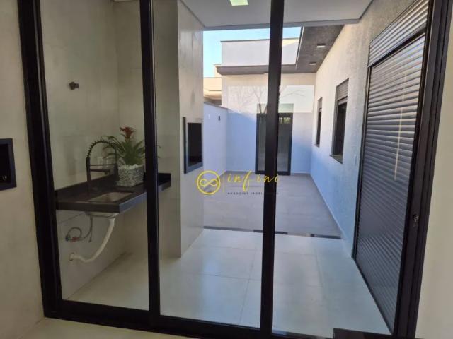 Casa de Condomínio com 3 Quartos, sendo 1 Suíte à venda, 105 m² por R$ 730.000 Condomínio Residenc