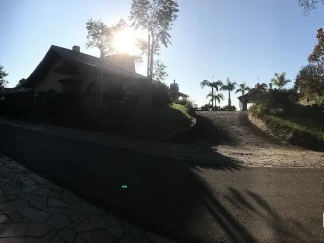 Casa de Condomínio em Cavalhada