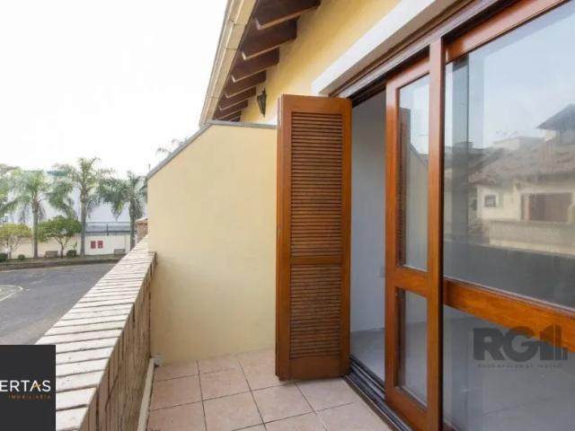 Casa de Condomínio em Cavalhada