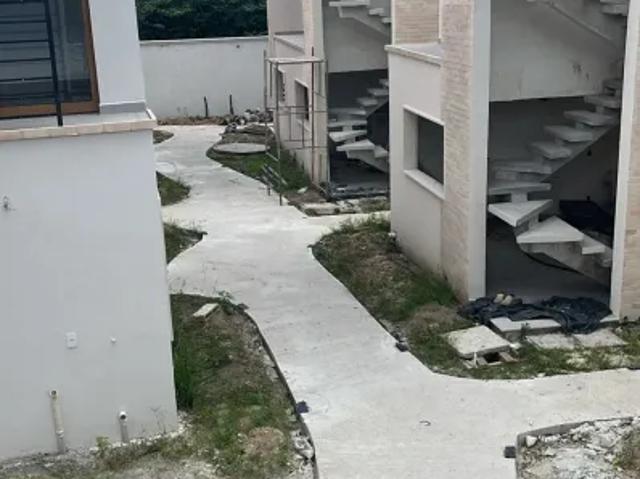 Casa de condomínio para venda tem 144 metros quadrados com 2 quartos