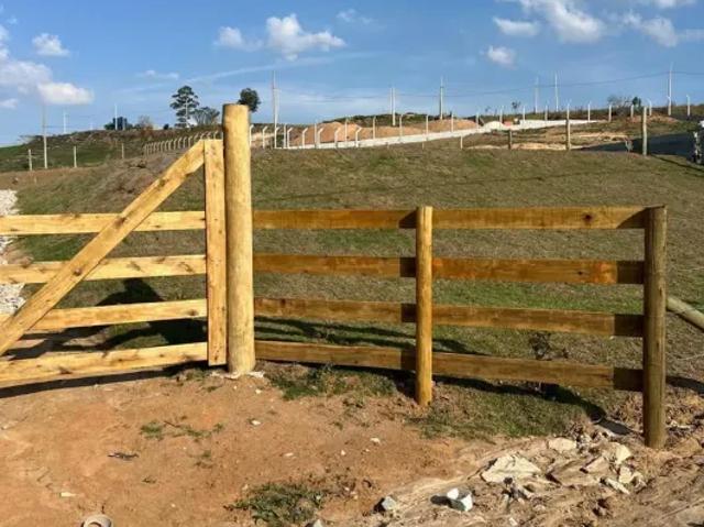 Casa de condomínio para venda possui 1000 metros quadrados em Centro Nazaré Paulista SP