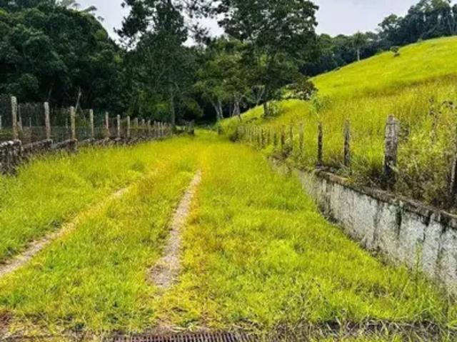 Casa de condomínio para venda possui 500 metros quadrados em Lageadinho Ibiúna SP