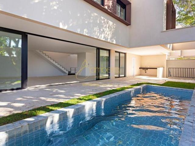 Casa de condomónio, Segurança, tranquilidade, 4 suítes, 4 vagas, espaço gourmet, piscina